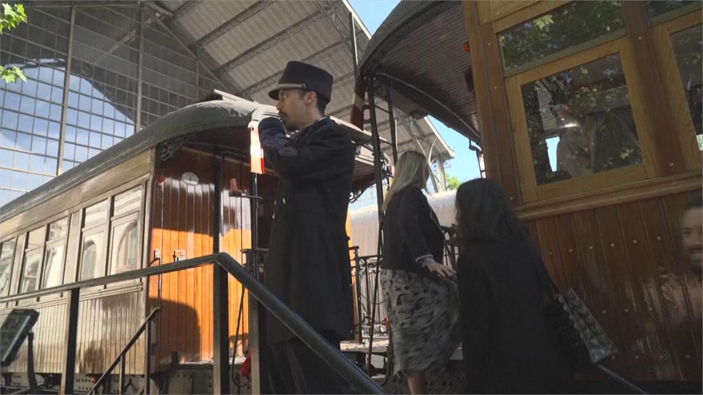 鐵道迷看過來！ 馬德里「百年草莓火車」重新修復上路 - ToursCombine