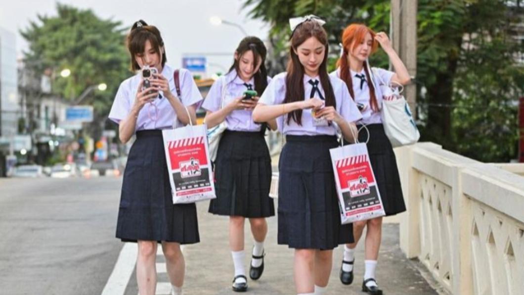 泰校園劇夯 陸客遊泰瘋穿「學校制服」打卡 - ToursCombine